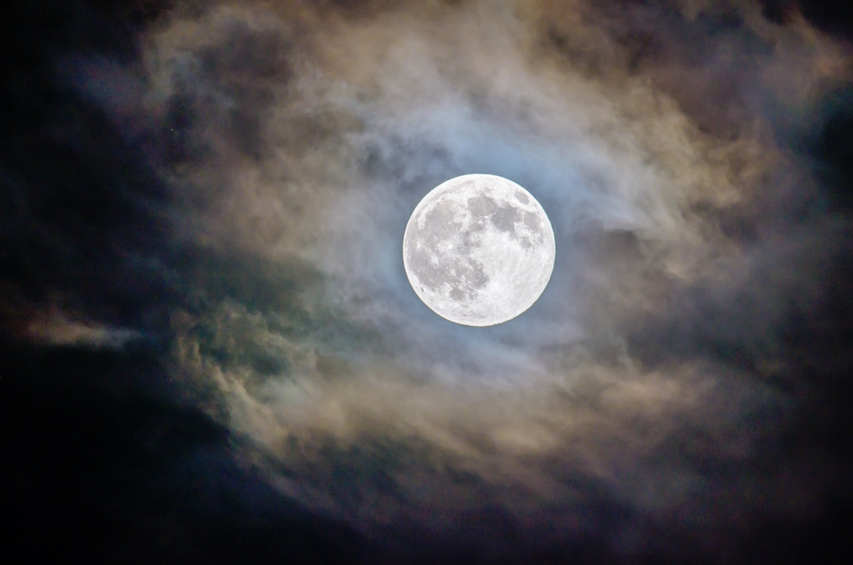Open Mic: Mooning | Pacific Sun